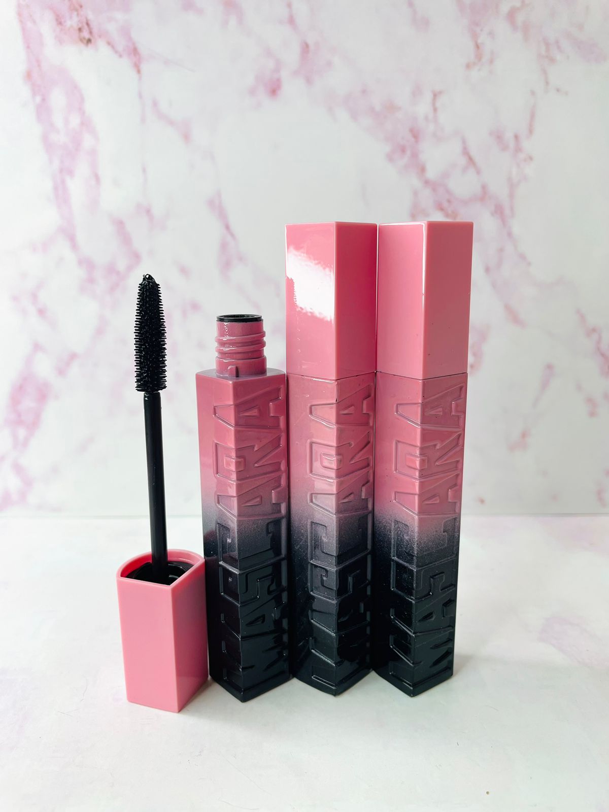 PESTAÑINA LASS DEFINIGN MISS BETTY – Diosa Bq Bodega Mayorista